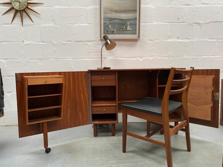 Mid Century 1960s Teak Metamorphic Desk – Pavement Vintage