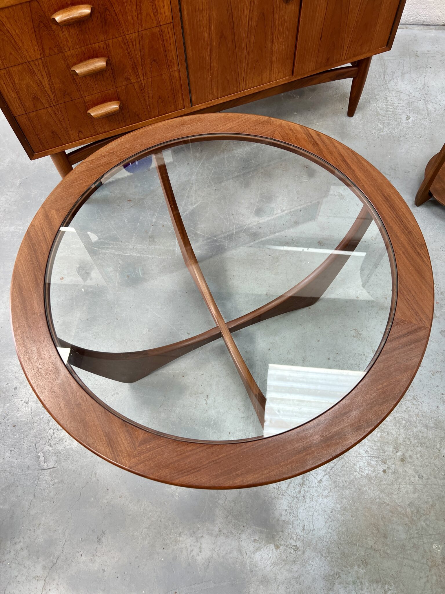Vintage Red Label G Plan Round Coffee Table – Pavement Vintage
